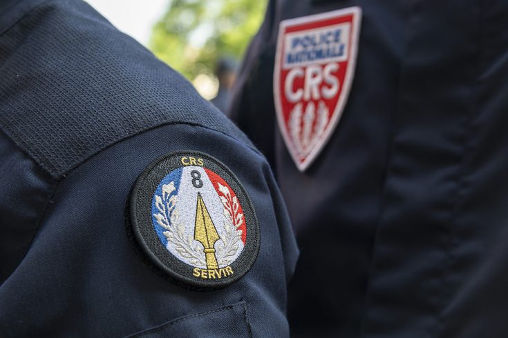 Un nouveau blouson de maintien de l'ordre pour la CRS8